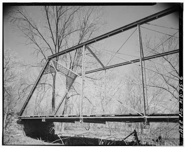 6. DETAIL VIEW OF NORTHERN END OF BRIDGE LOOKING EAST....