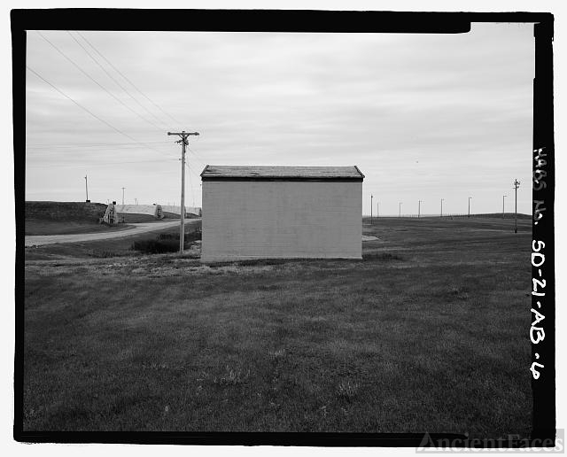 6. East side, view to west - Ellsworth Air Force Base,... 6. East side, view to west - Ellsworth Air Force Base,...
