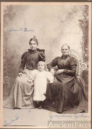 Emma (Byrd ) & Martha (Bowers) Jackson