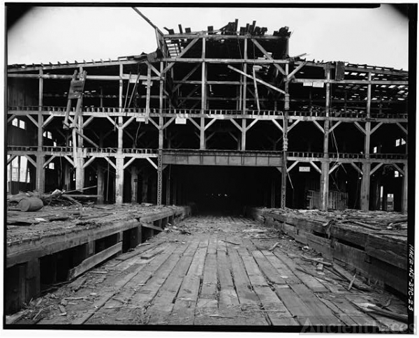 23. Transverse section of Pier G during demolition.