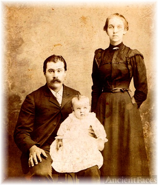 Homer Burchett and parents
