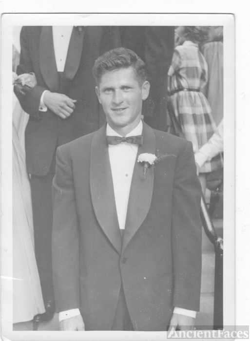 John Charles Wright (1925 - 2002) - Johnston City, IL | 3 Memories, 5 Family Members, 1 Follower