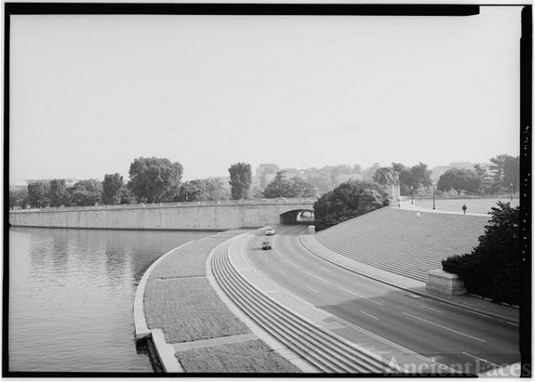 36. WATERGATE STEPS AND BALUSTRADED SEAWALL CONNECTING...