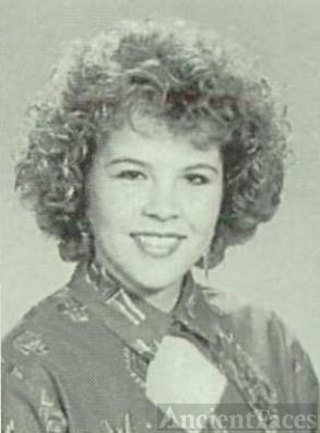 Jessica Leigh Dent - Sophomore Yearbook Photo
