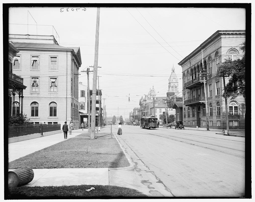 [Government Street, looking east, Mobile, Alabama]