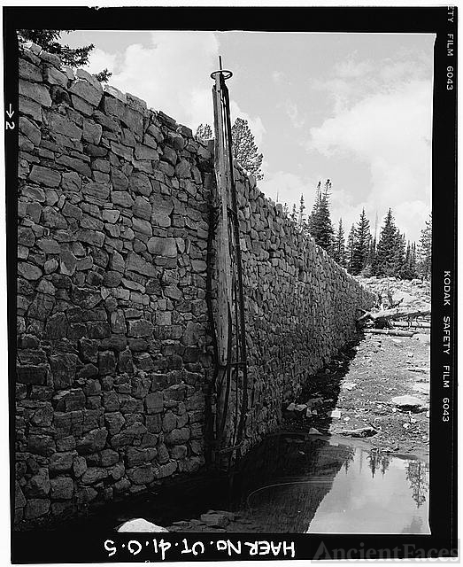 5. VIEW OF UPRIGHT OUTLET GATE, STEM, STEM GUIDE AND...