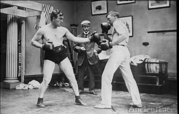 Tommy Burns, Boxer