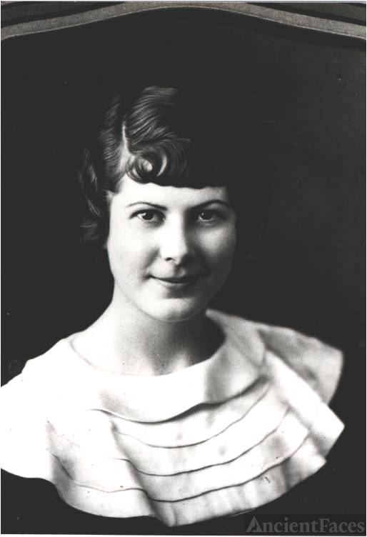 Carmen Leslie Barber