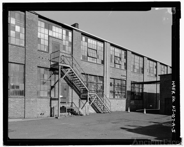 5. PROCESS BUILDING, SOUTHEAST WALL DETAIL - Middlesex...