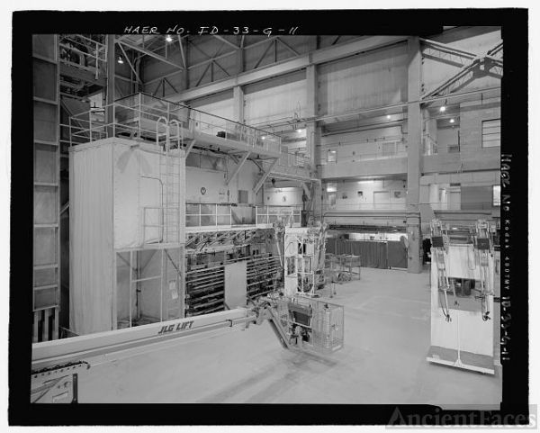 MTR BUILDING INTERIOR, TRA-603, REACTOR FLOOR. CAMERA IS...