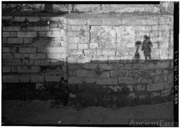 11. LOCK CHAMBER WALL RIVERSIDE, SHOWING UPSTREAM END OF...