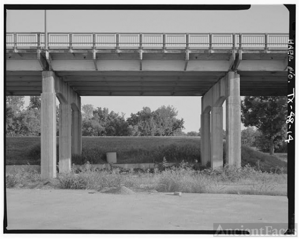 ELEVATION OF TYPICAL PIER AND BEAM SECTION FROM NW.