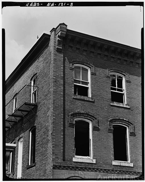 3. CORNICE AND BRACKET DETAIL - SOUTH ELEVATION - T. L....