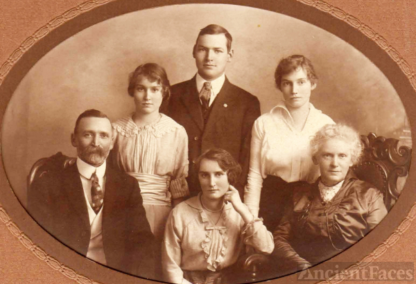 Charles Baynes Cale Family, Canada