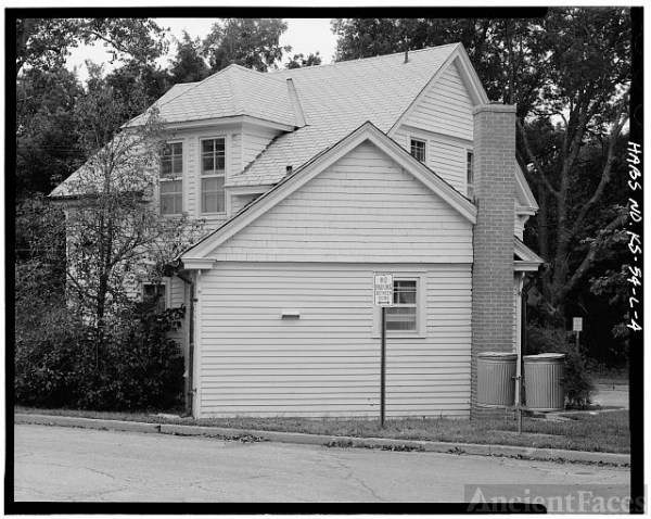 4. NORTH & EAST ELEVATIONS, LOOKING SOUTHWEST. - Fort...