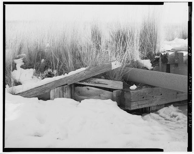 5. TRESTLE 789B. SOUTHWEST VIEW, BULKHEAD WINGS AND...