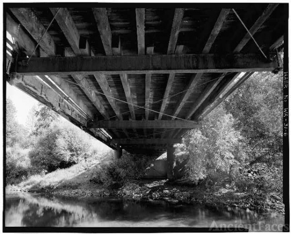6. VIEW OF BOTTOM LATERAL BRACING AND FLOOR BEAMS,...