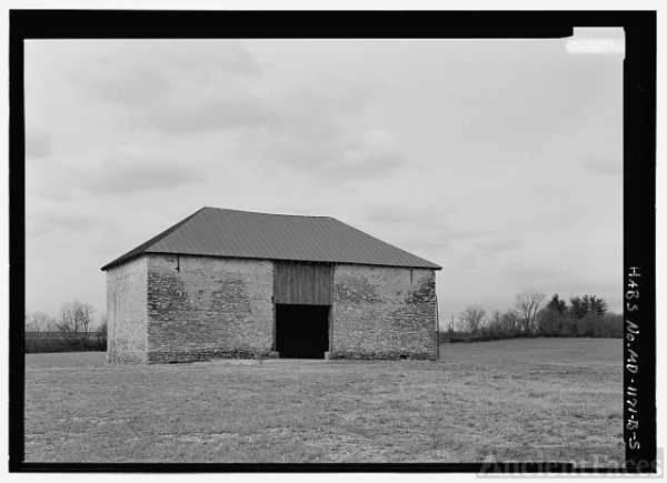 Perspective view from southeast - Best Farm, Barn, 4871...