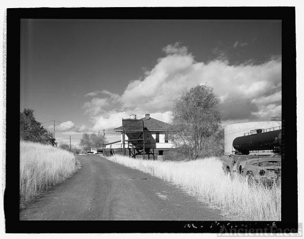 Elevation view of the Oregon Trunk Railway Freight Depot,...