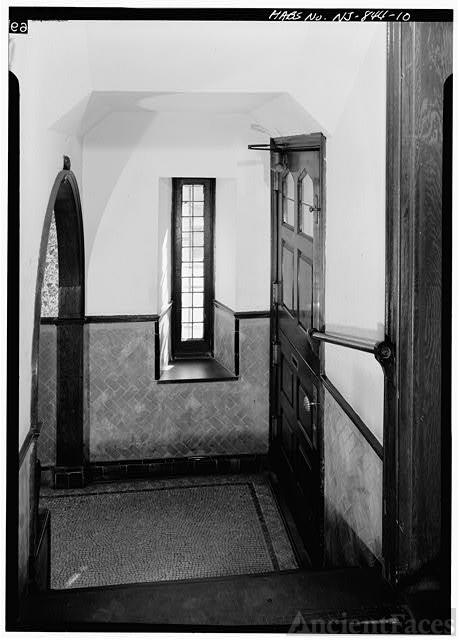 10. FIRST FLOOR, ENTRANCE HALL, VIEW OF ENTRANCE HALL...