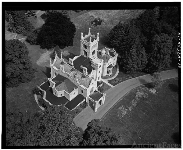 73. AERIAL TOP VIEW OF HOUSE - Lyndhurst, Main House, 635...