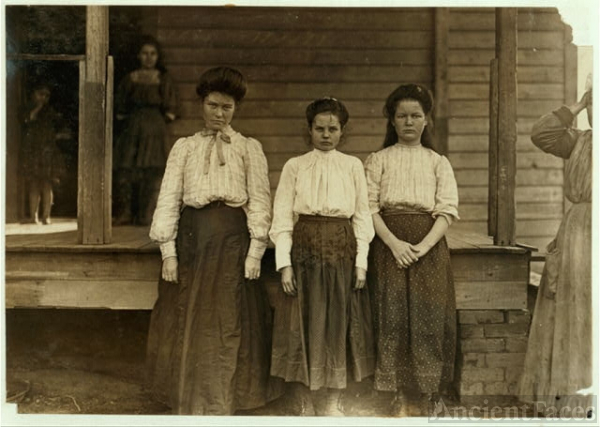 Dillon Mills, Dillon, S.C. Largest--Minnie Bass, a...