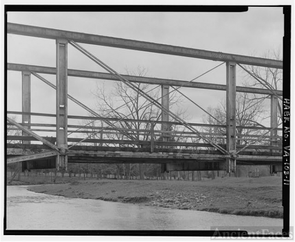 11. DETAIL VIEW OF UPPER AND LOWER CHORD, EAST ELEVATION,...