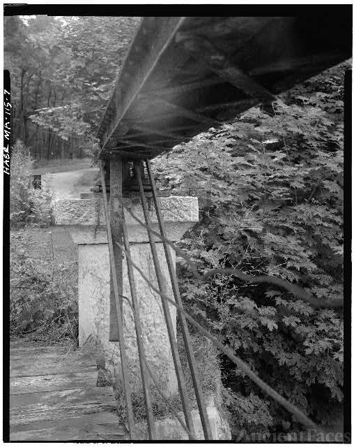 7. Detail of underside of upper chord and connection at...