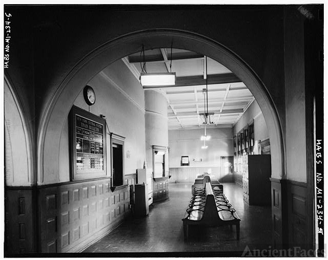 5. INTERIOR, ORIGINAL WAITING ROOM - Michigan Central...