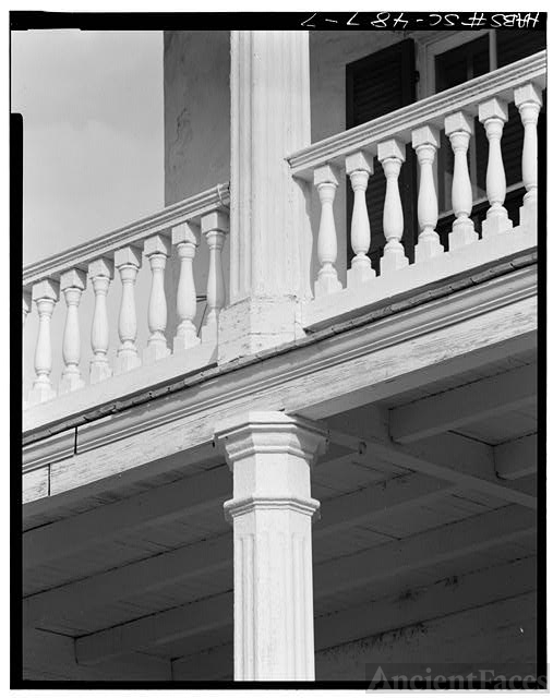 7. DETAIL OF PORTICO BALUSTRADE AND COLUMN - Frederick...