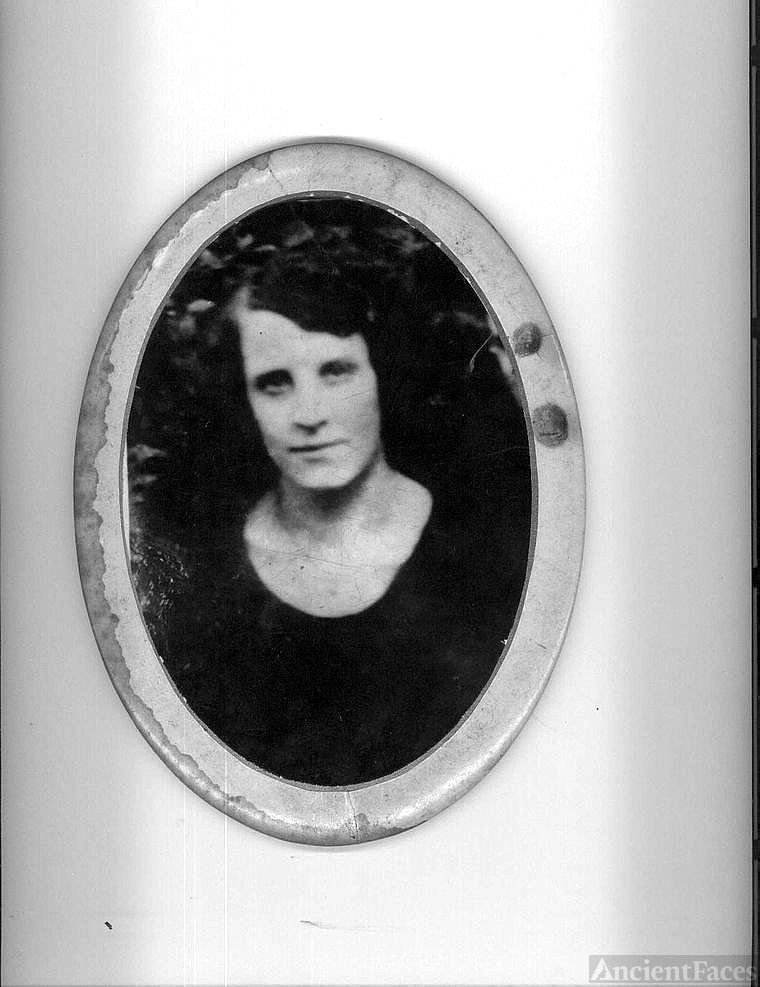 Elizabeth Overton Born 1847