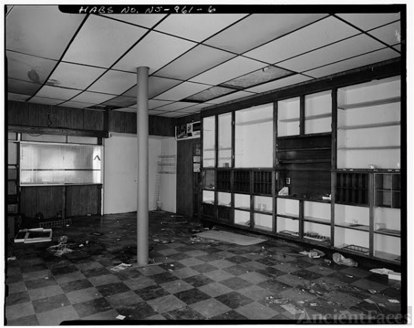 6. Interior, first floor, corner storefront (2 East State...