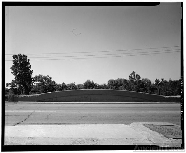 14. CENTER GIRDER ABOVE BRIDGE DECK, LOOKING SOUTHWEST