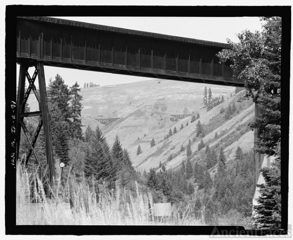 Lapwai Canyon looking north with Bridges 22-1 and 22-2 in...