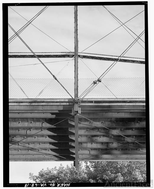 18. VIEW SOUTH OF CAMELBACK TRUSS SHOWING JOINT OF...