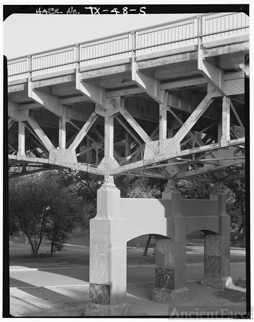 DETAIL OF TRUSS AND SUPPORTING PIER FROM NW. - West...