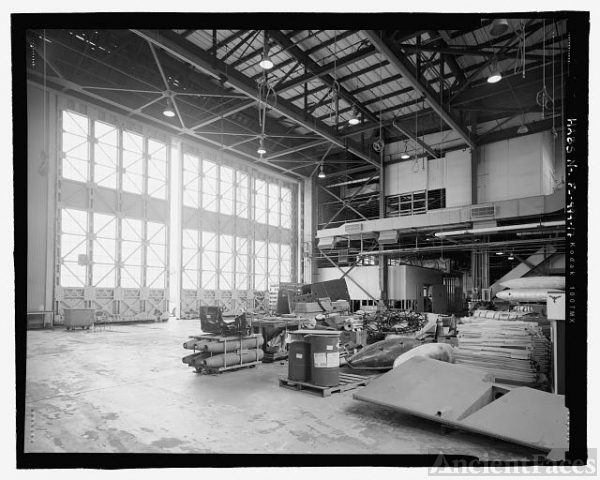 INTERIOR VIEW OF ASSEMBLY HANGAR FACING SOUTHWEST. - U.S....