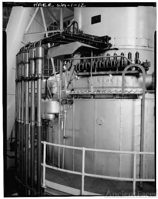 12. DETAIL VIEW, PRIMARY NOZZLE BLOCK ON TURBINE #2,...