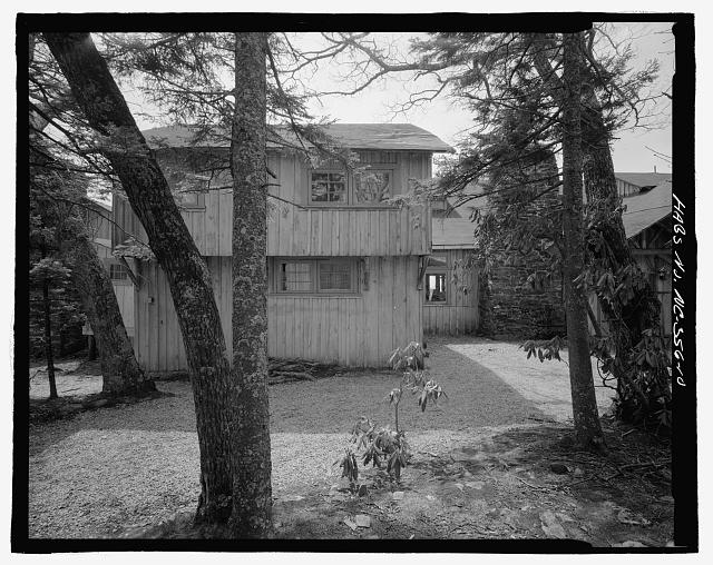 - Pisgah National Forest Inn, Blue Ridge Parkway Milepost...