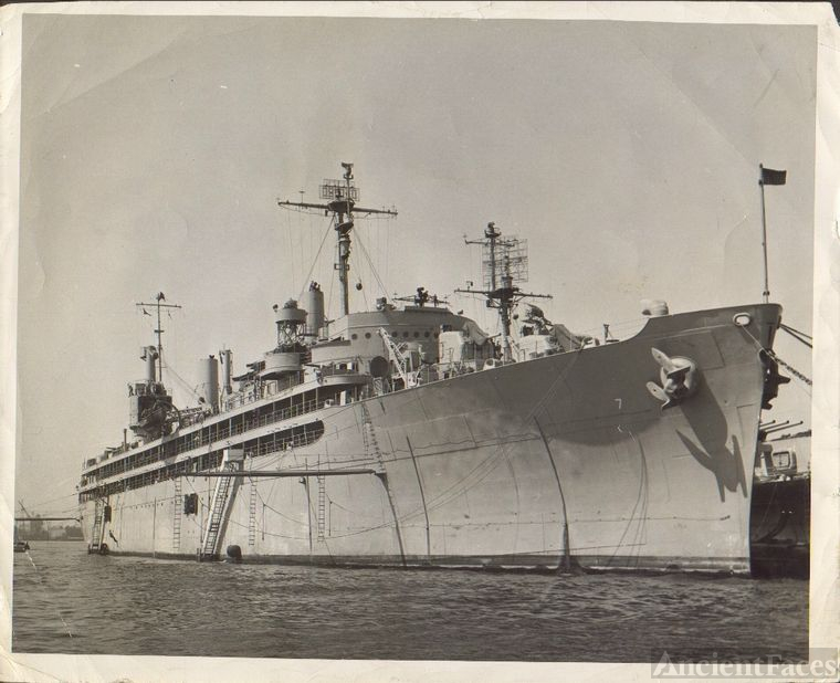 FLEET REPAIR SHIP USS HECTOR
