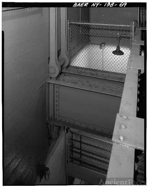 69. Detail of connection between eyebar and anchorage...