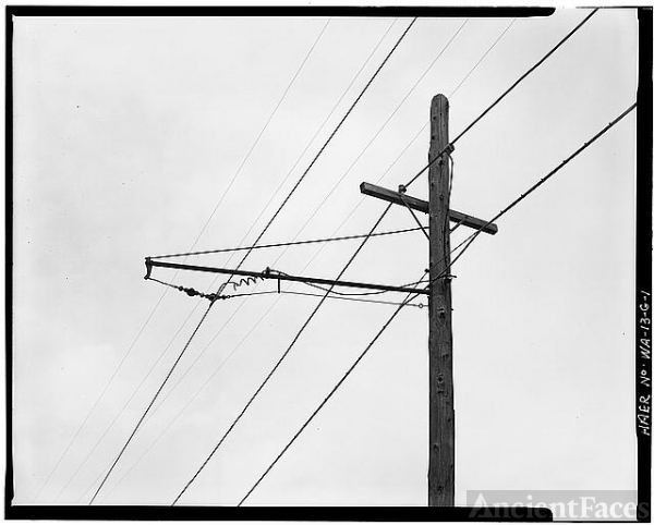 1. TYPICAL OVERHEAD WIRE CONSTRUCTION - BRACKET ARM...