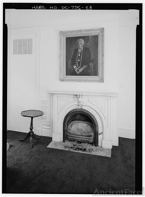 23. INTERIOR VIEW, SECOND FLOOR, DISPLAY ROOM 3, LOOKING...
