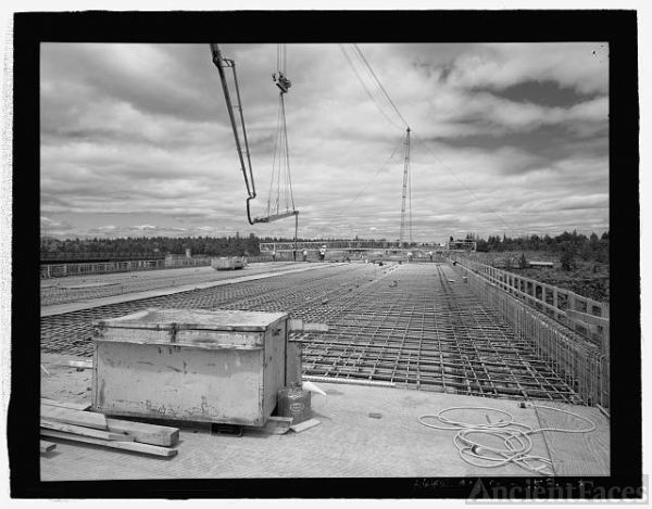 PERSPECTIVE VIEW OF THE REX T. BARBER BRIDGE DECK POUR,...