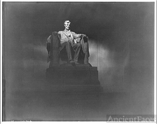 Lincoln Memorial. Lincoln statue, three-quarter front I