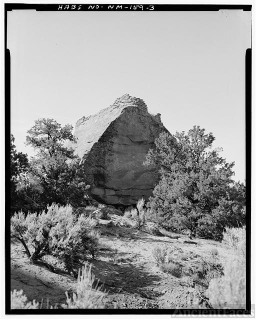 3. South side, looking north. - Split Rock Pueblito, Mesa...