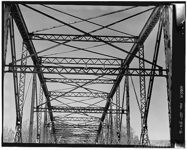 6. DETAIL VIEW OF TOP LATERAL BRACING, SOUTHEAST SPAN,...