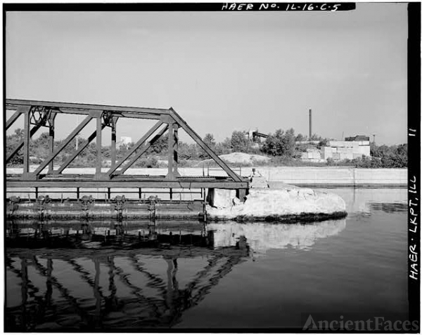 5. South end of the butterfly dam - Lockport Historic...