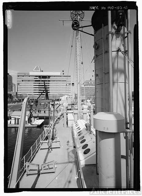 11. VIEW AFT OF MAIN DECK ALONG STARBOARD SIDE. NOTE BOAT...
