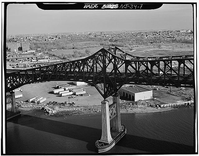 7. DETAIL VIEW OF PIER OF CANTILEVER THROUGH TRUSS OVER...